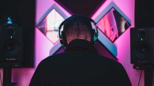 How To Make Electronic Music (BEGINNERS GUIDE 2022) - Producer Sphere